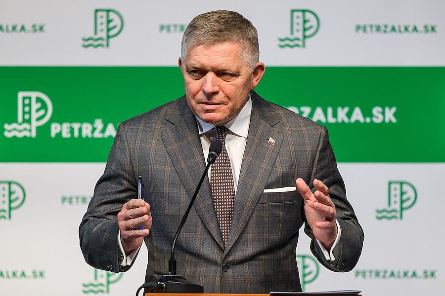 Robert Fico sa stretne s Emmanuelom Macronom | Postoj